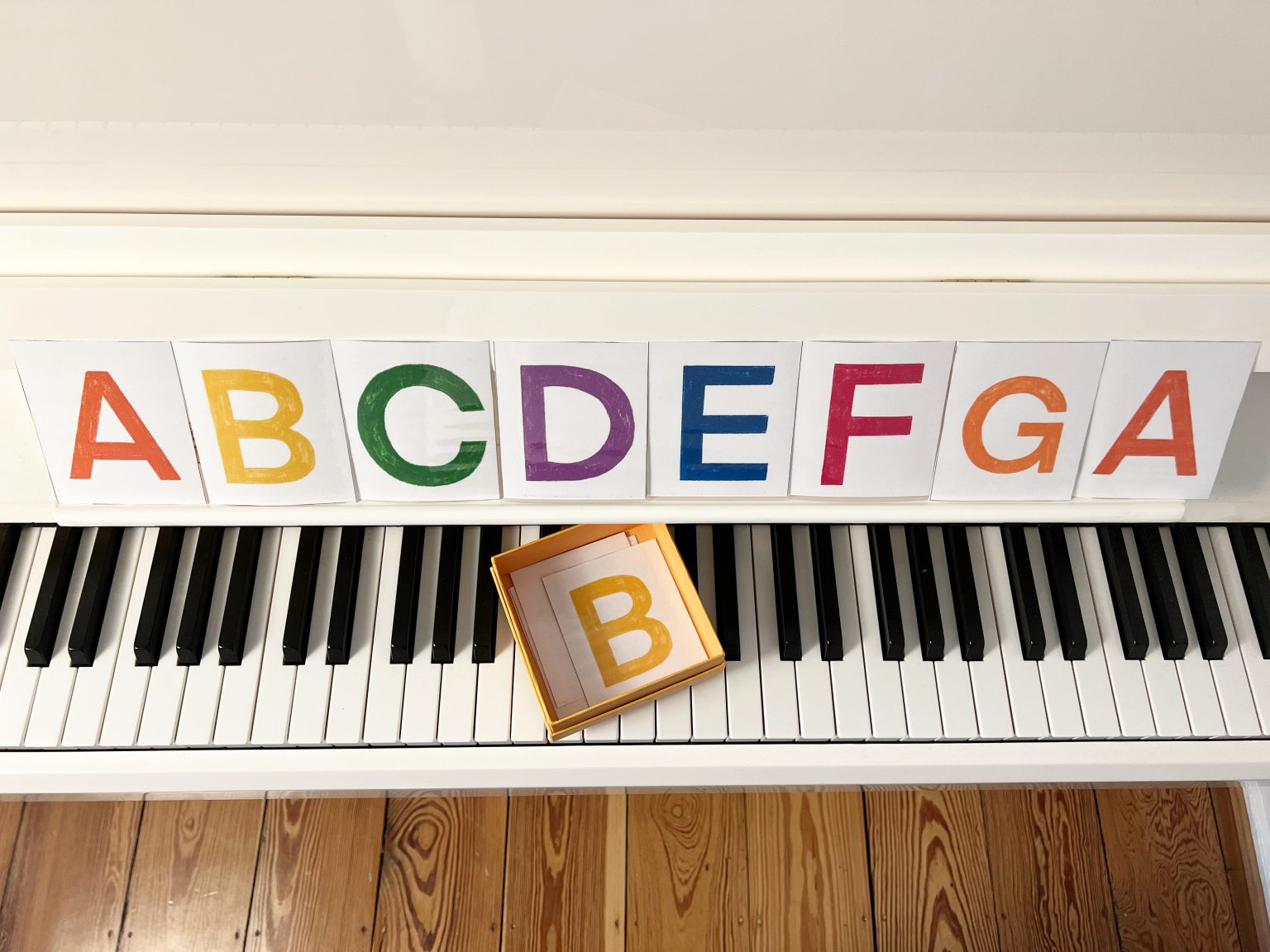 First piano lesson teaching ideas for kids ages 3-9 and free printables